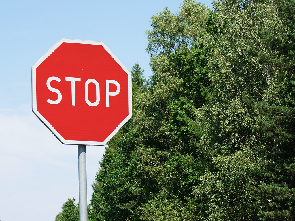 Navigating Intersections | Robert Street Automotive